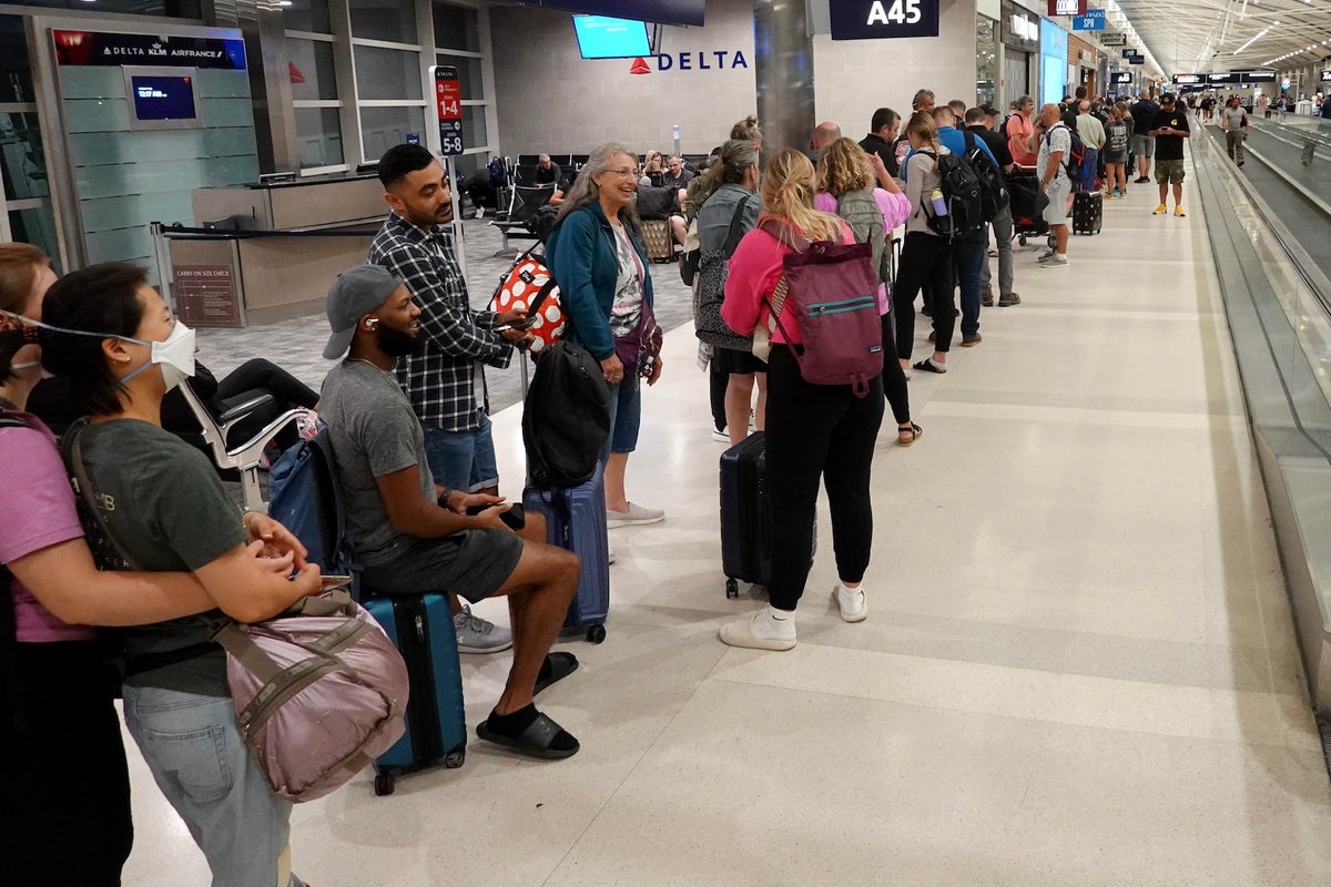 Delta, United flight cancellations mount a day after massive global IT ...