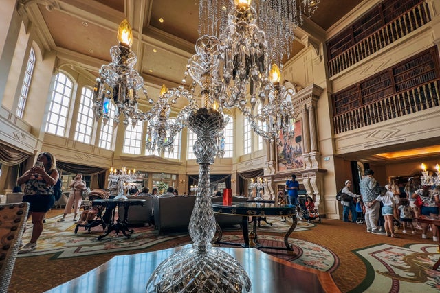 7 Disneyland Paris tips for your first visit - VoyageAround