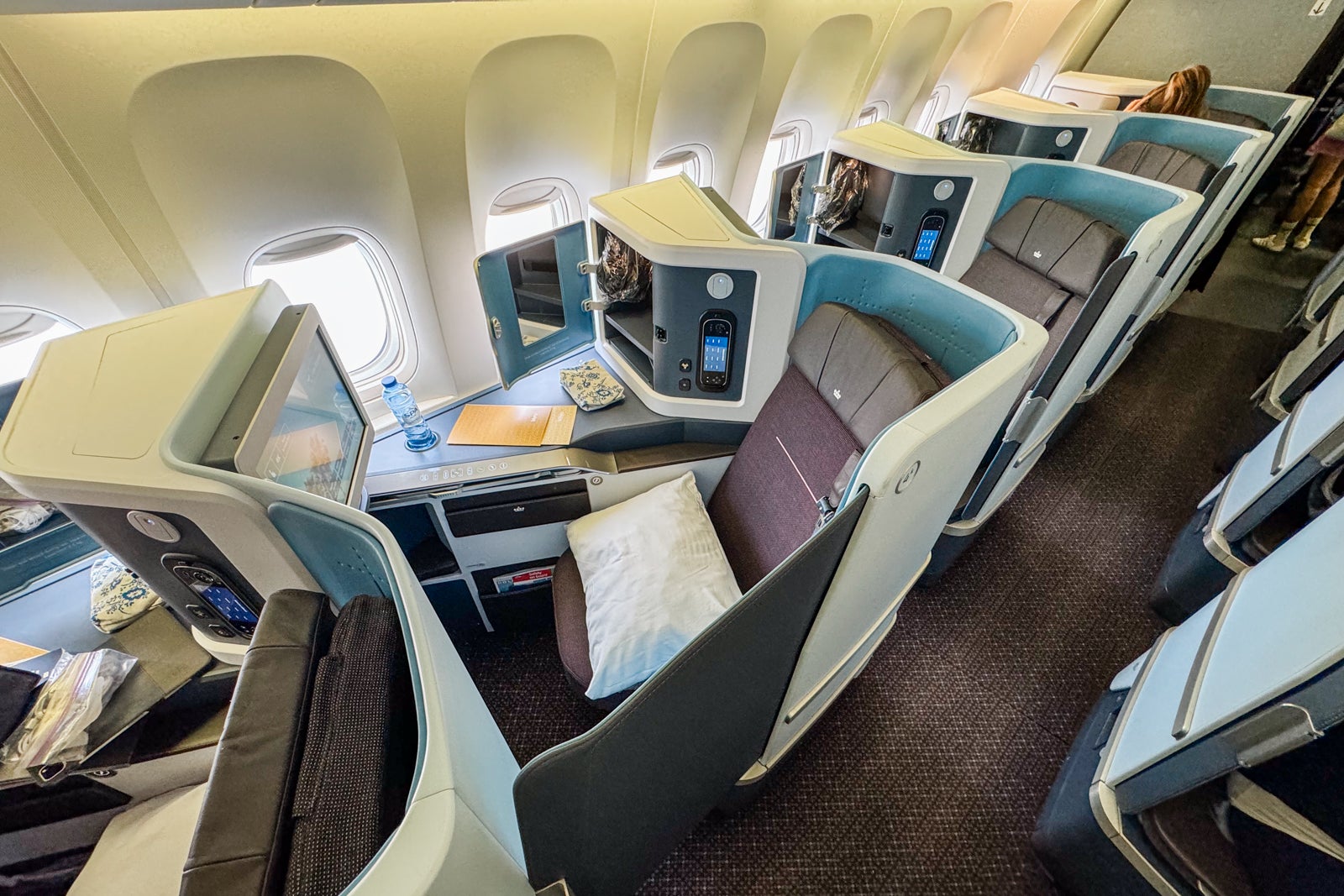 KLM completes premium economy retrofits on Boeing 777s and 787s - The ...