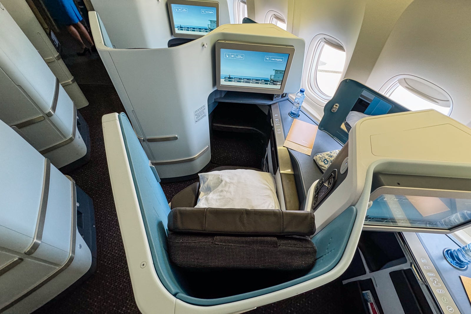 KLM's new business class has wireless charging and privacy doors - The ...
