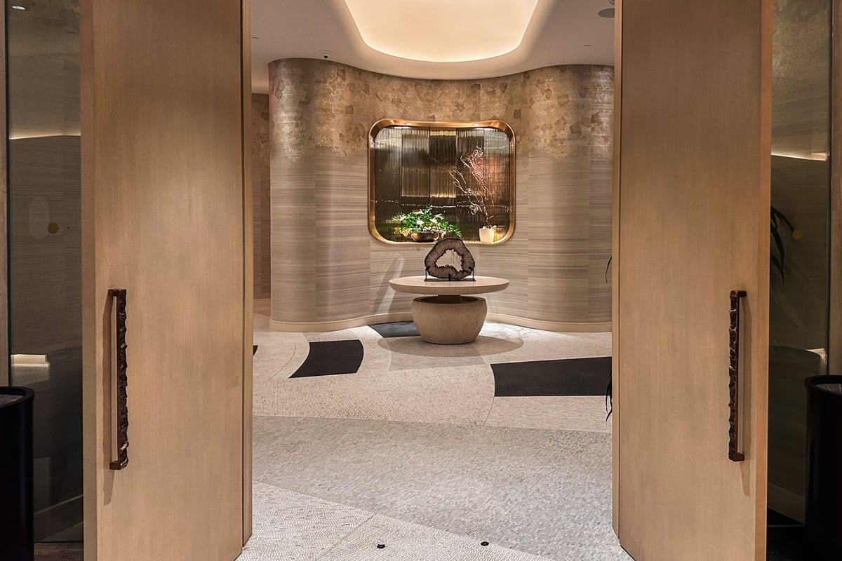 Affable service, glam common spaces and lackluster rooms: My review of ...