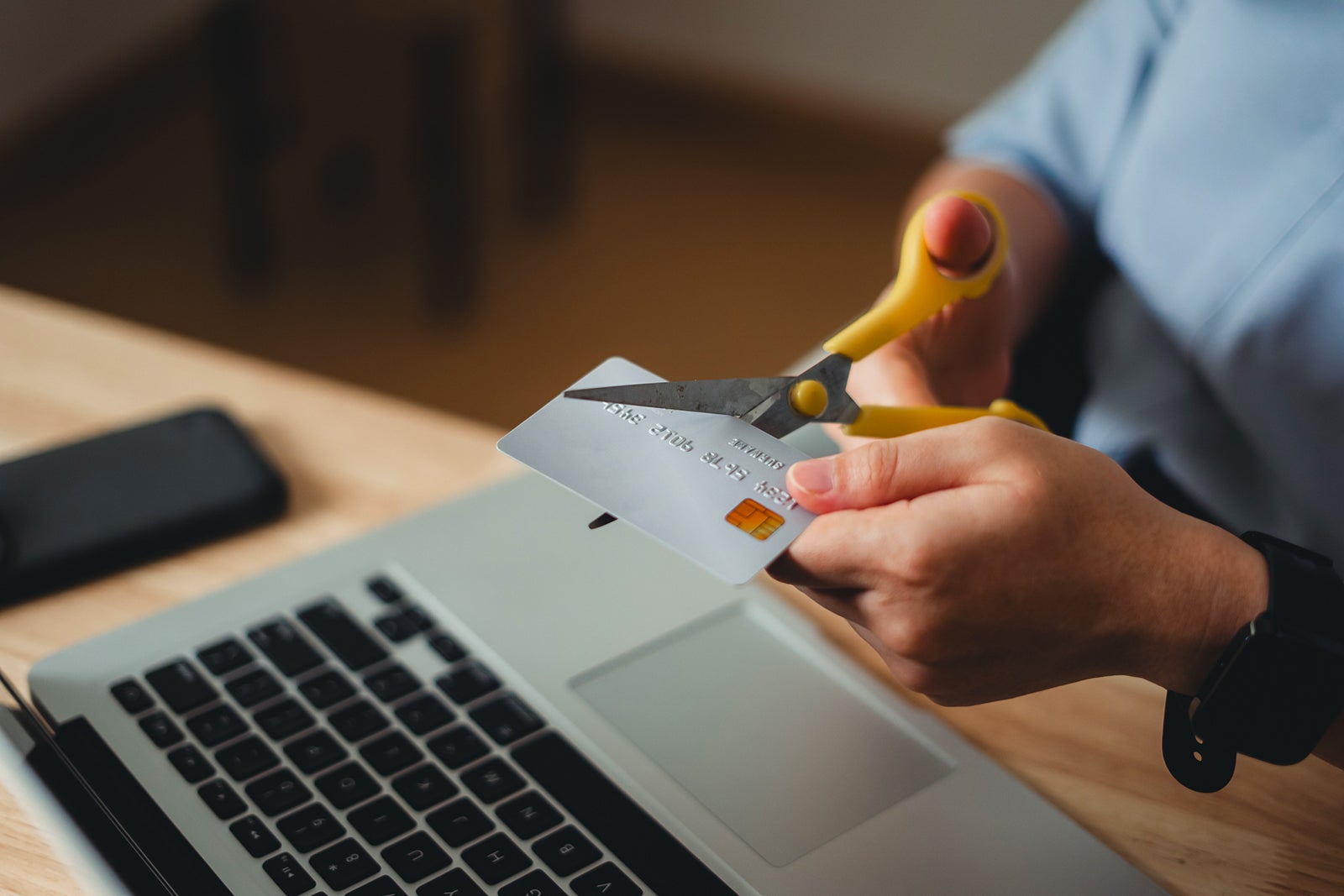 6 tips for destroying old credit cards - The Points Guy