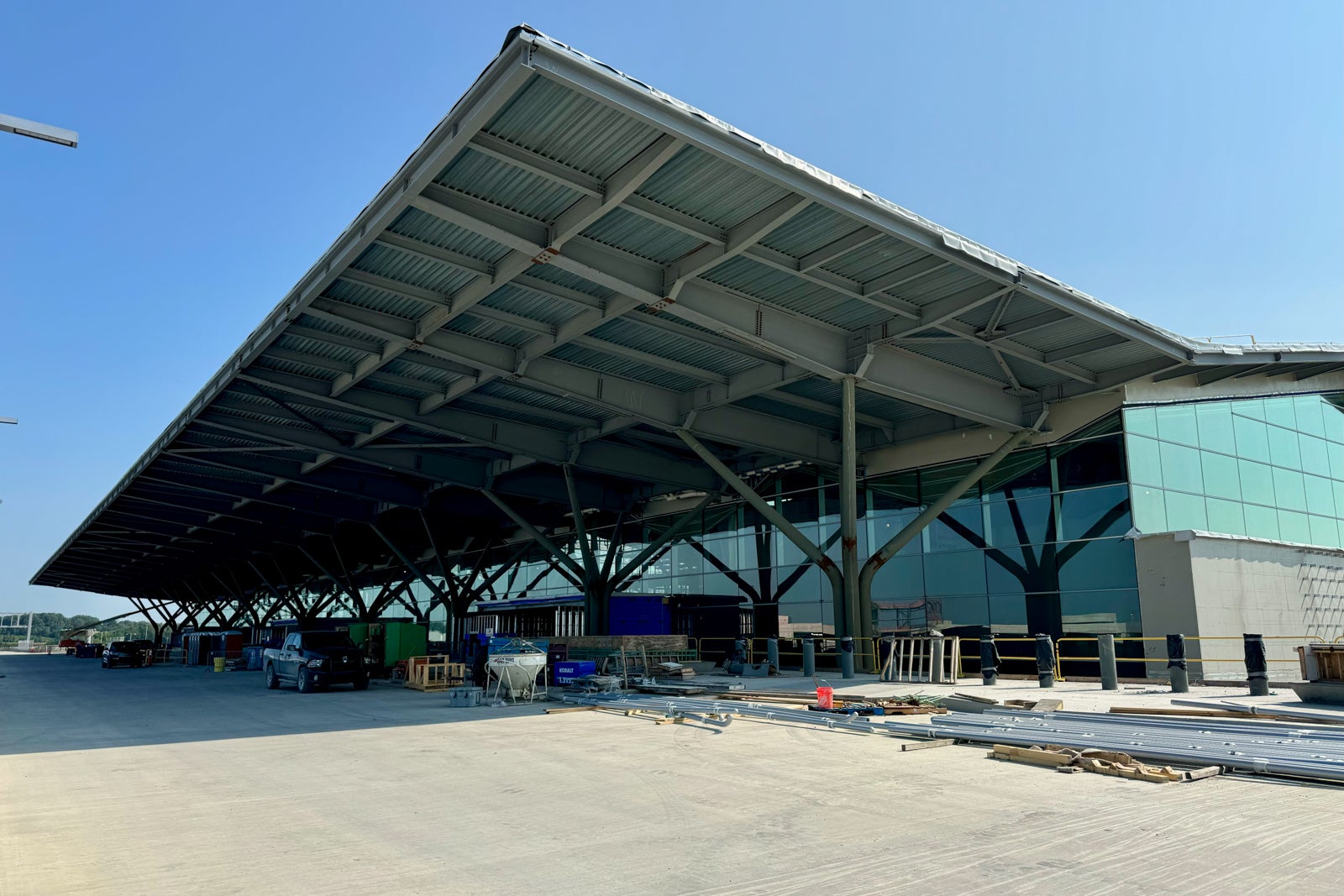 Sneak peek: Inside Pittsburgh's new state-of-the-art airport terminal ...