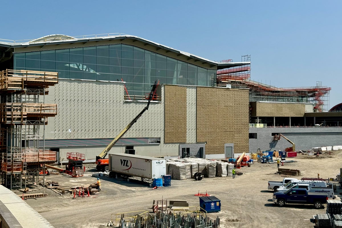 Sneak peek: Inside Pittsburgh's new state-of-the-art airport terminal ...