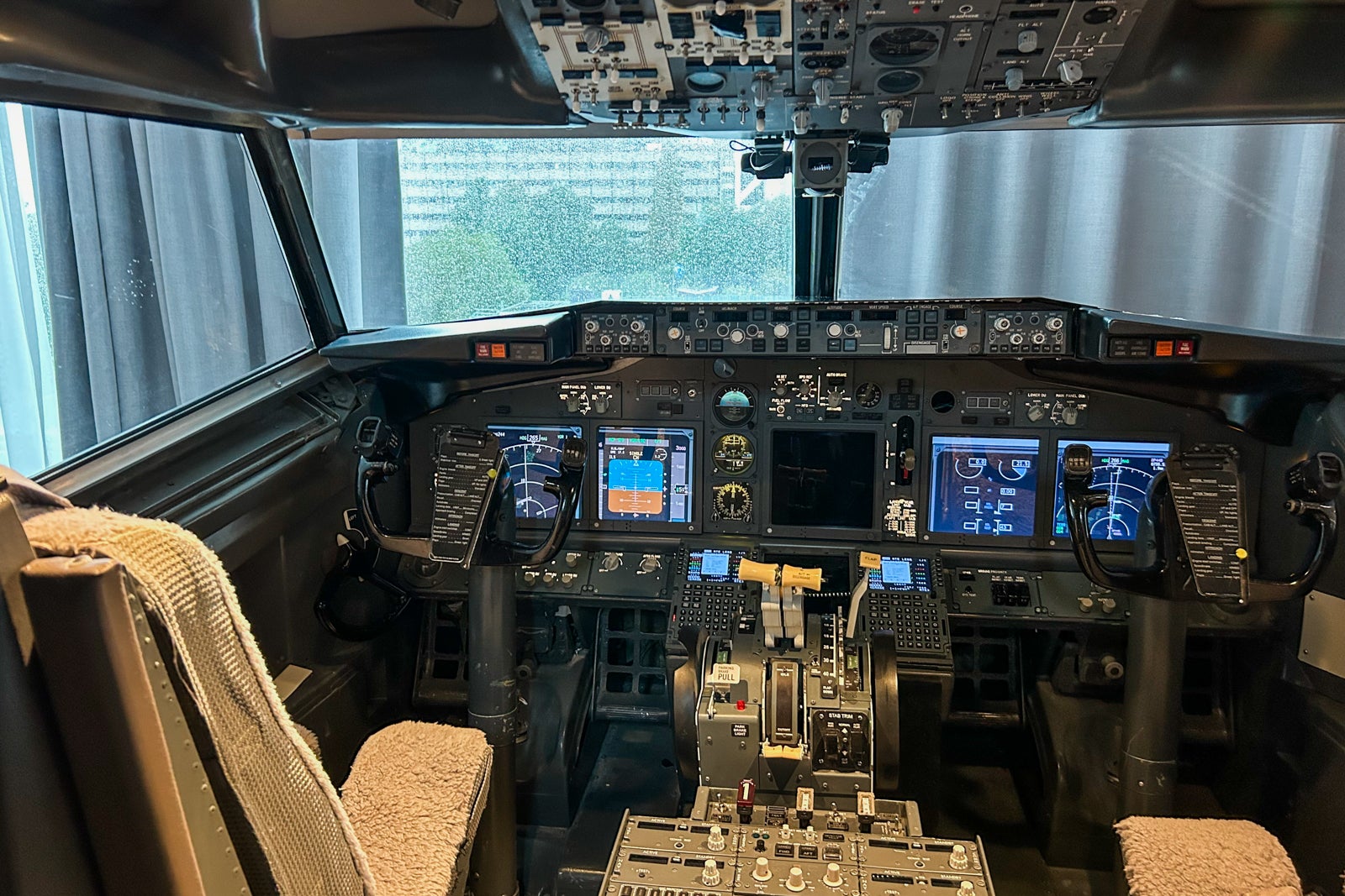 Aviation geeks: You can now book a private night in a 737 suite with ...