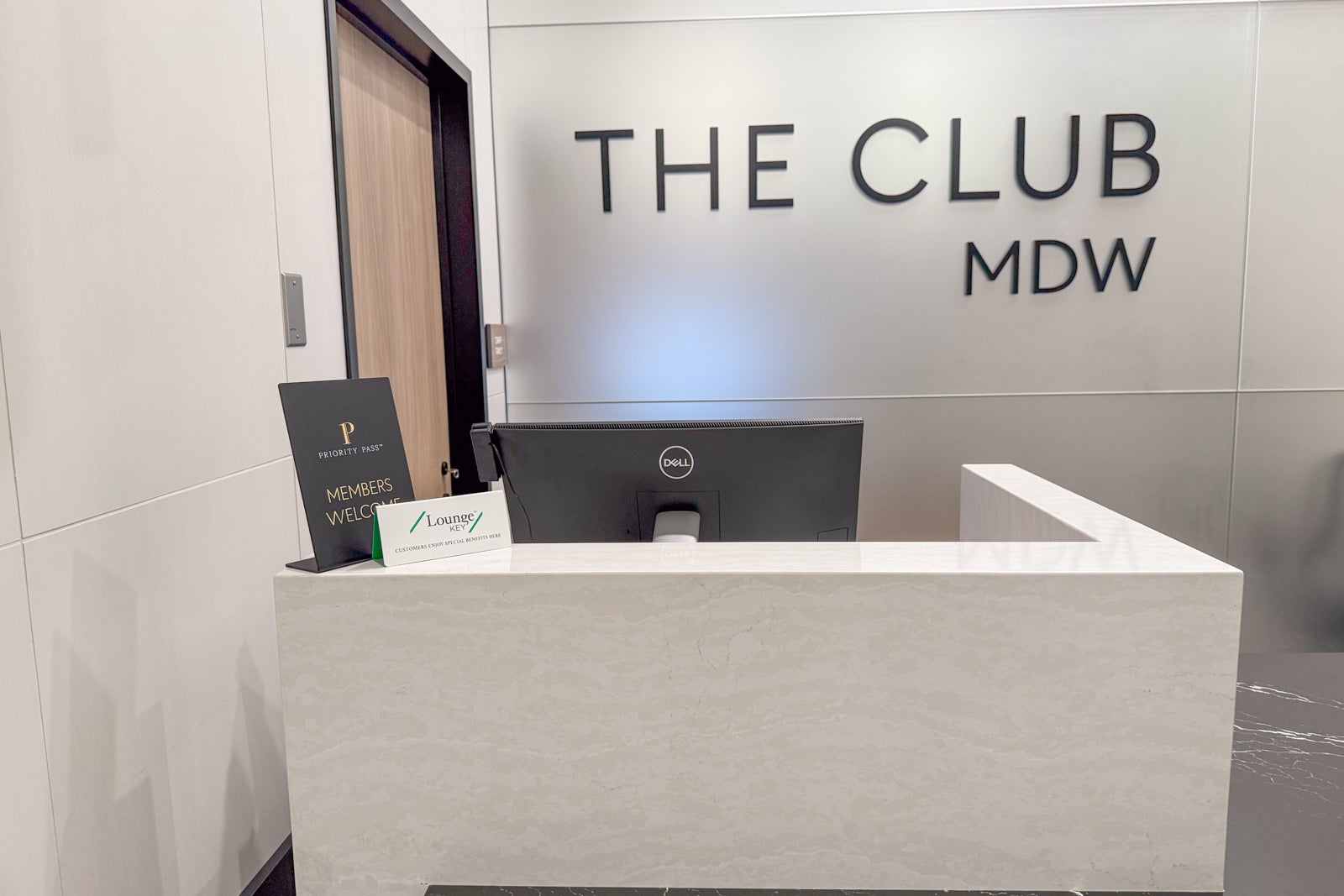 The Club MDW: Inside the first lounge at Chicago's Midway International ...