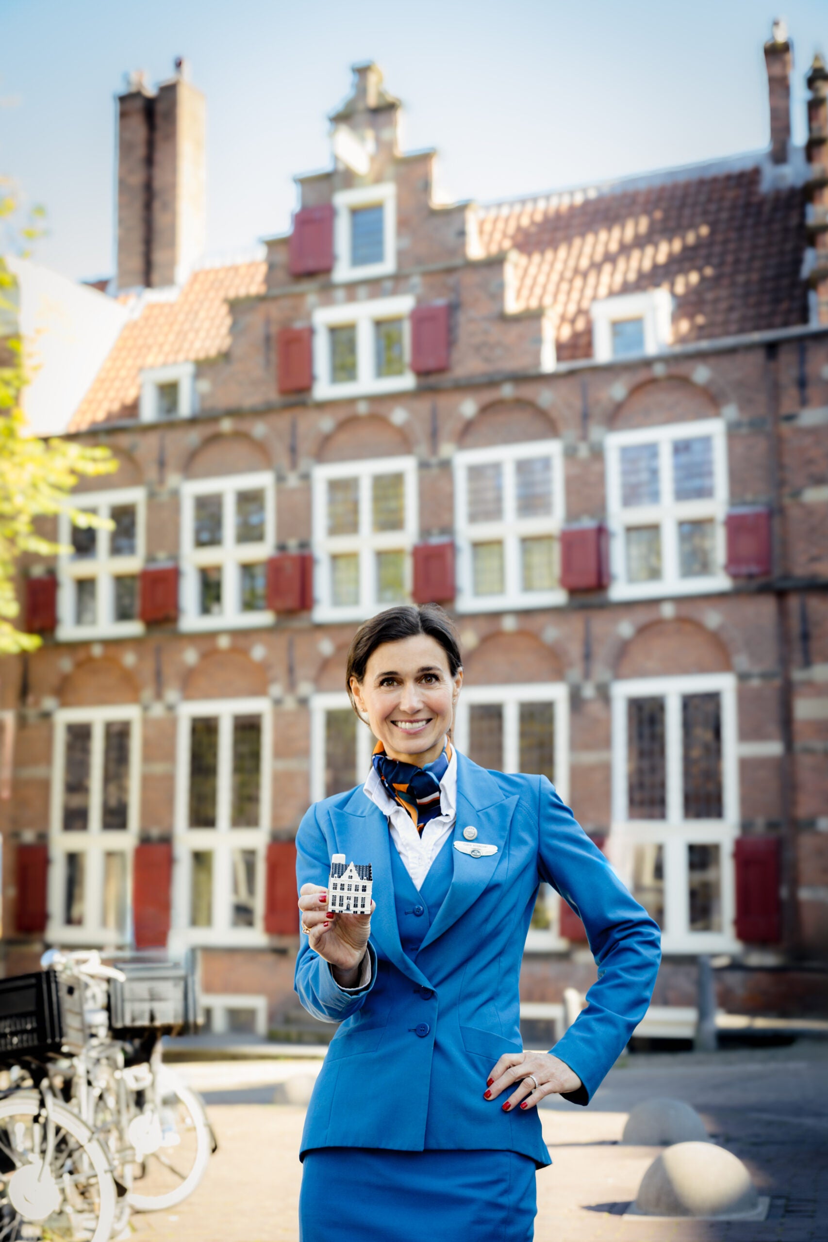KLM’s 105th Delft Blue House collectible honors a mansion on 3 canals - The Points Guy