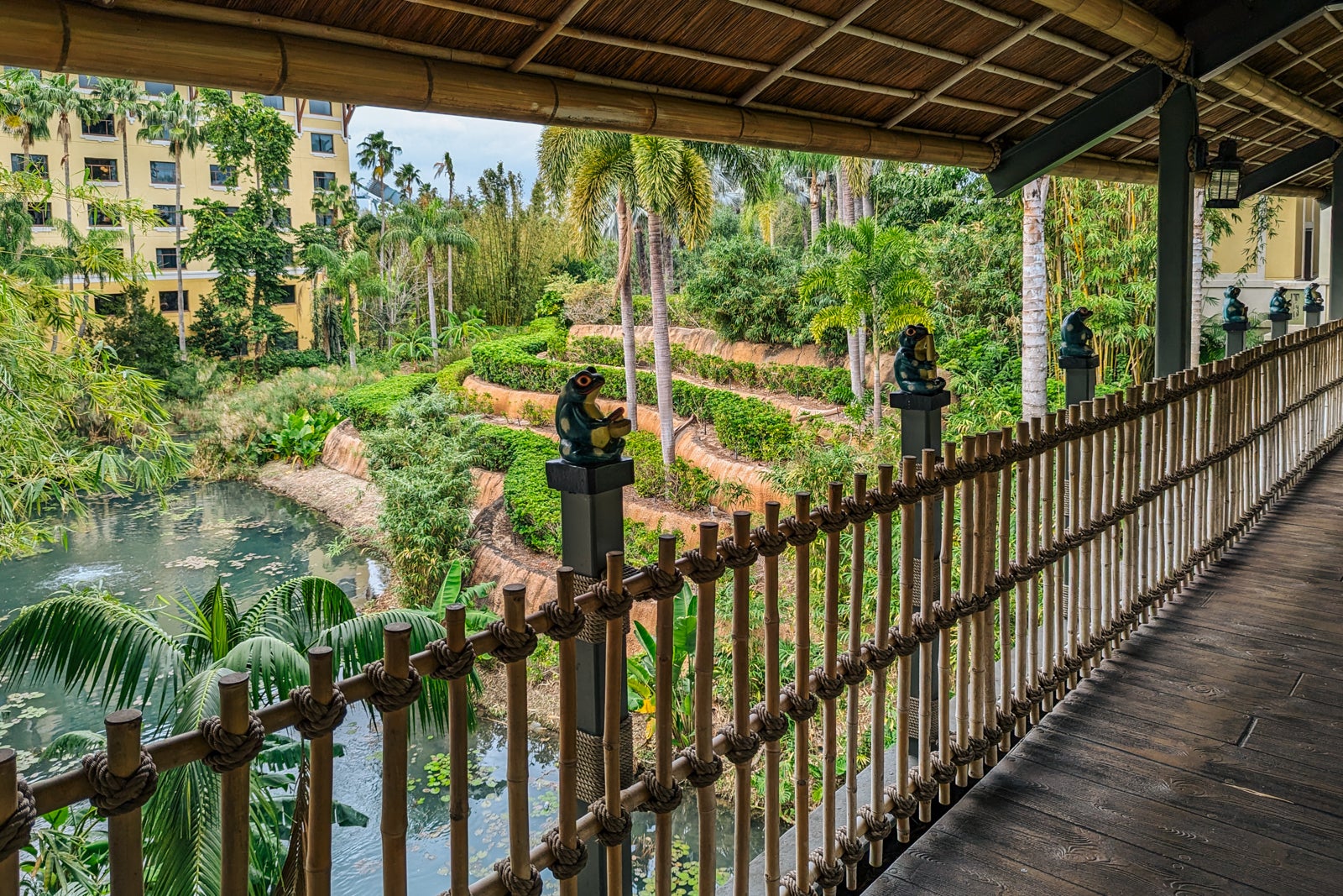 Loews Royal Pacific Resort at Universal Orlando: All the park perks for ...