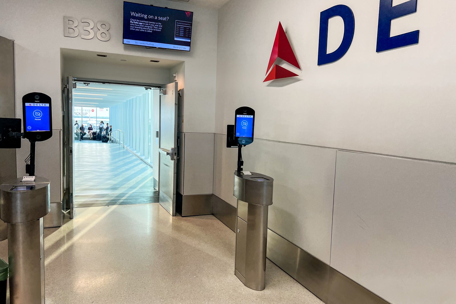 An even faster way through airport security: Here's what it's like ...