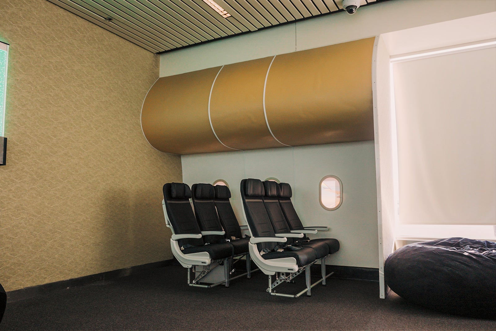 Detroit Metropolitan Wayne County Airport adds a multisensory room ...