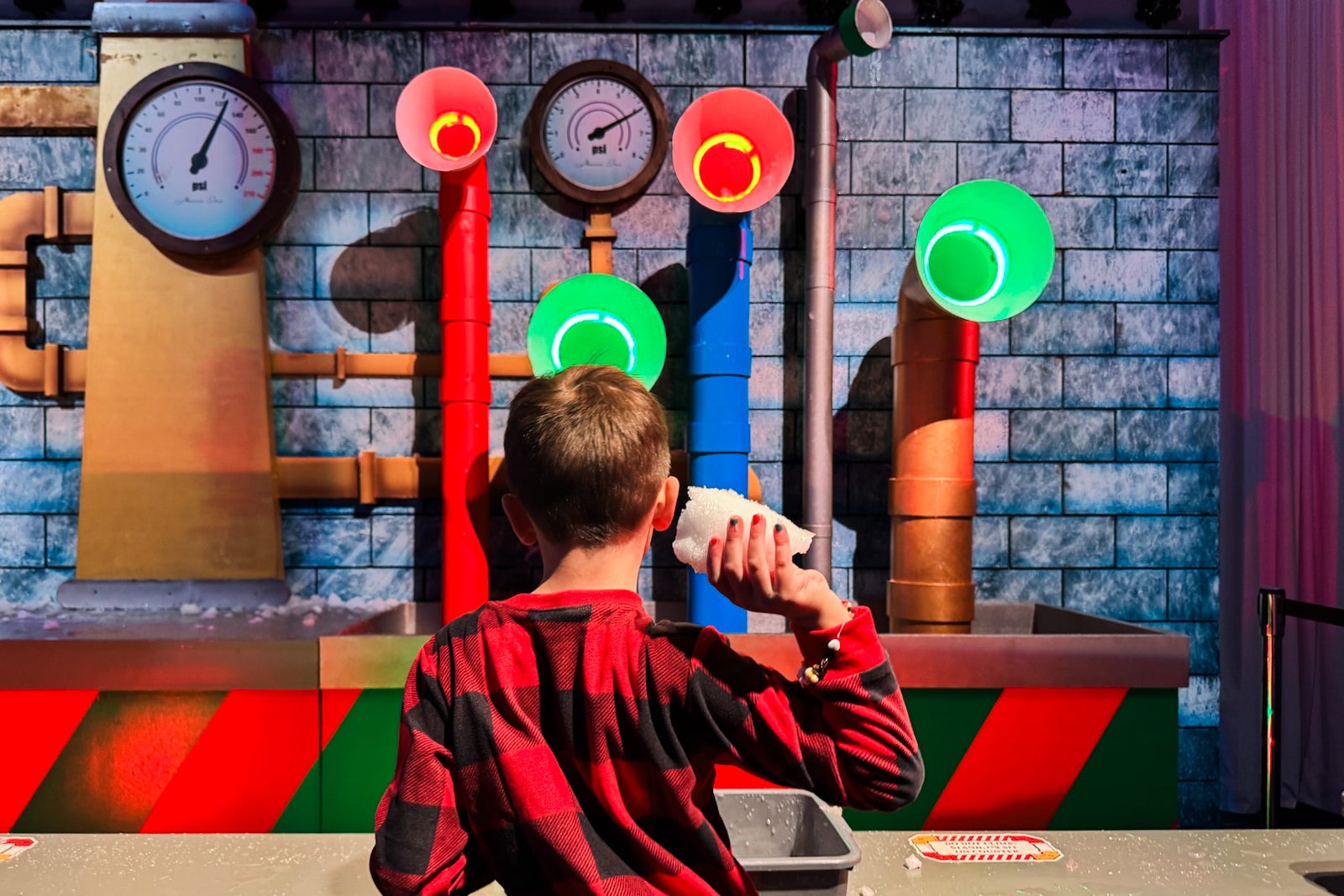 Tips for experiencing 'Ice!' at Gaylord Hotels this holiday season ...