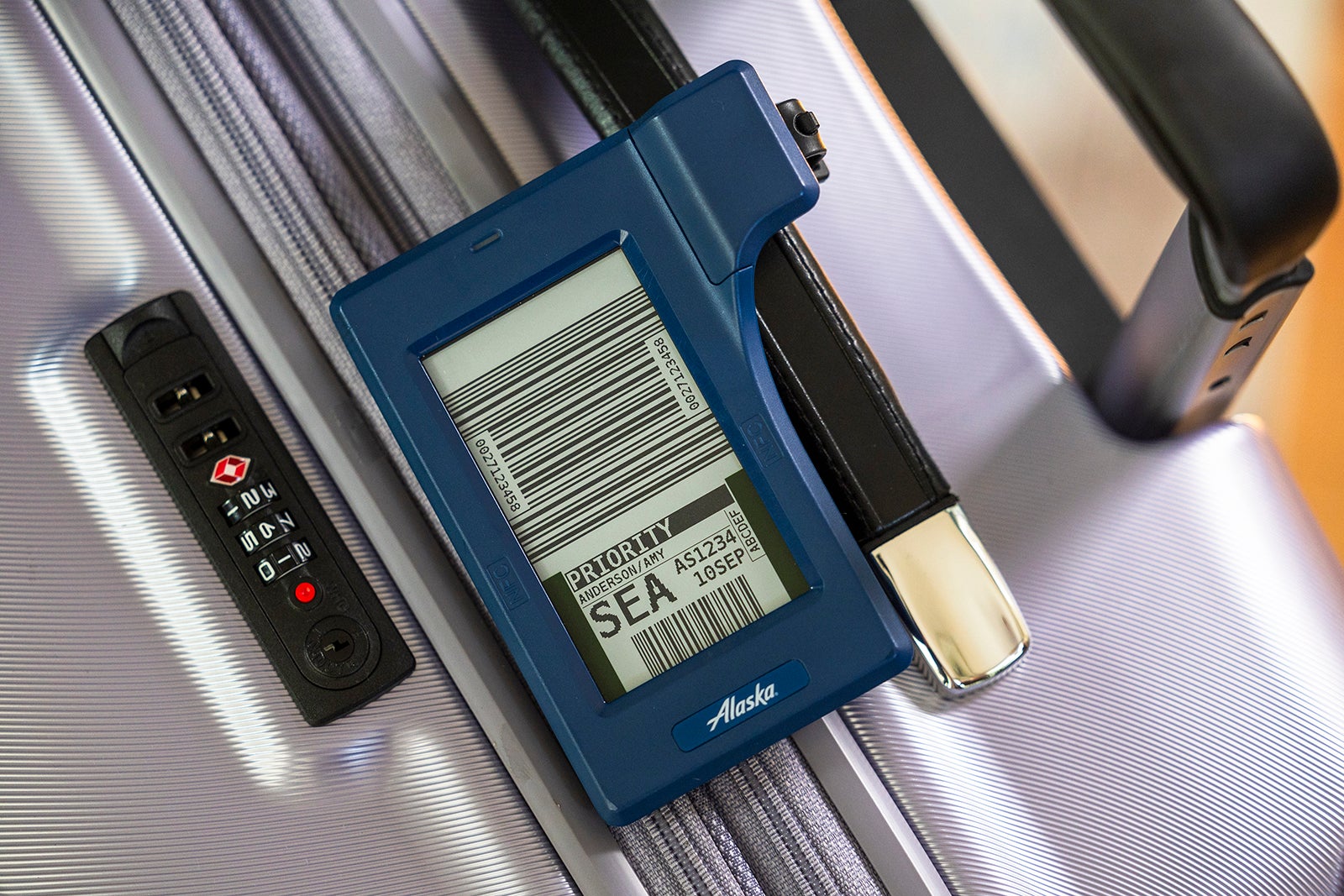 Alaska Airlines has a new $89 electronic bag tag. What is it, and do ...