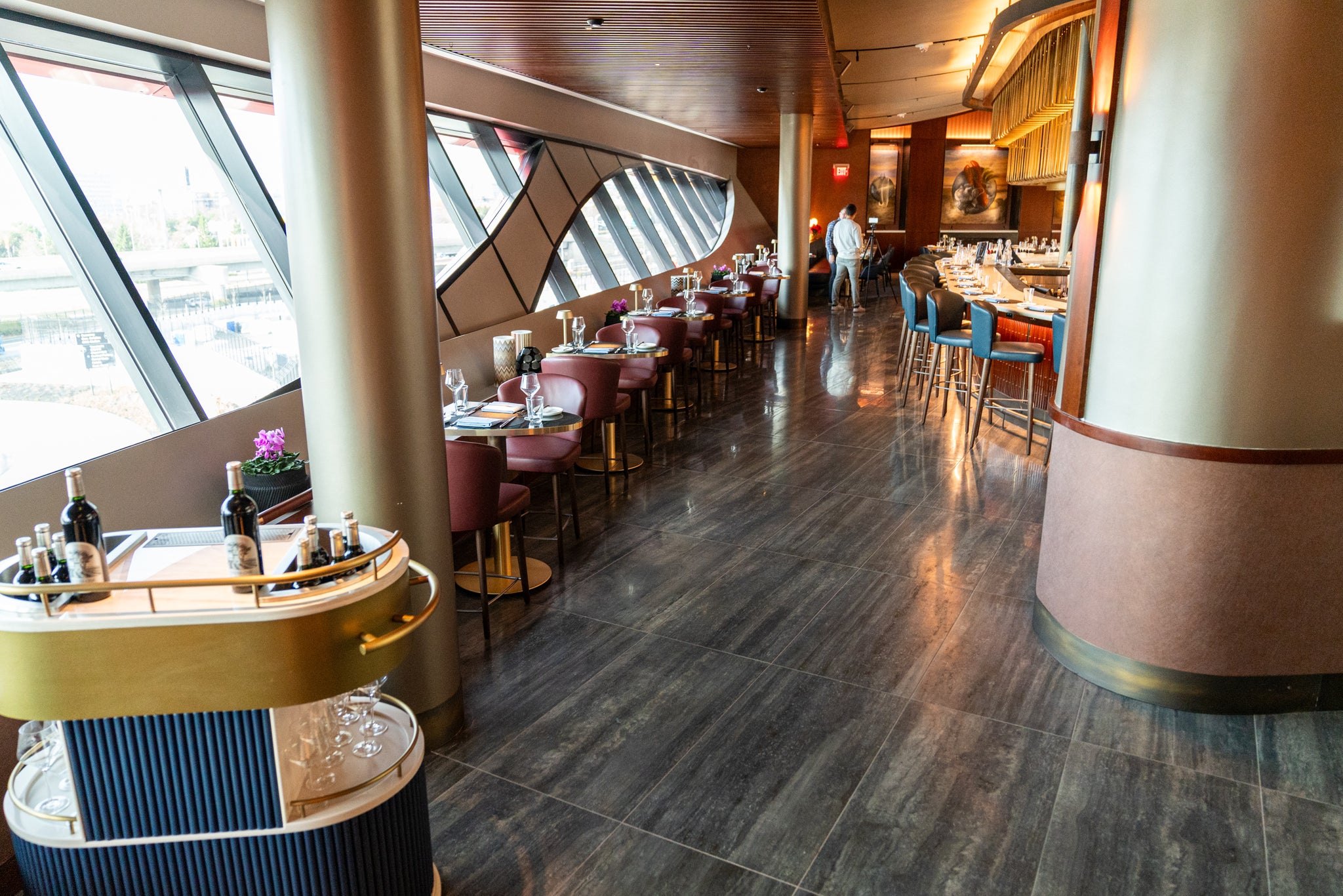 Delta to open Boston Delta One Lounge with unique dining flair - The ...