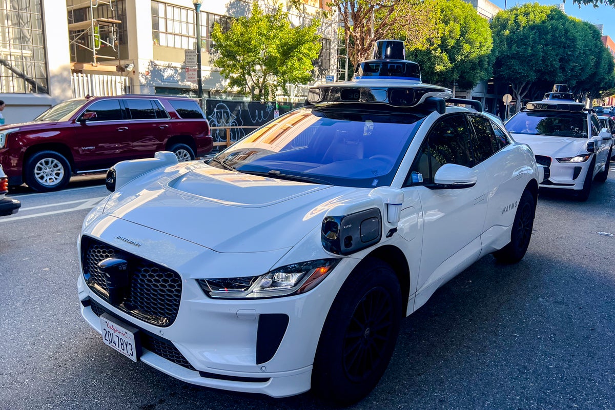 Taking a Waymo self driving car in San Francisco: my driverless taxi ...