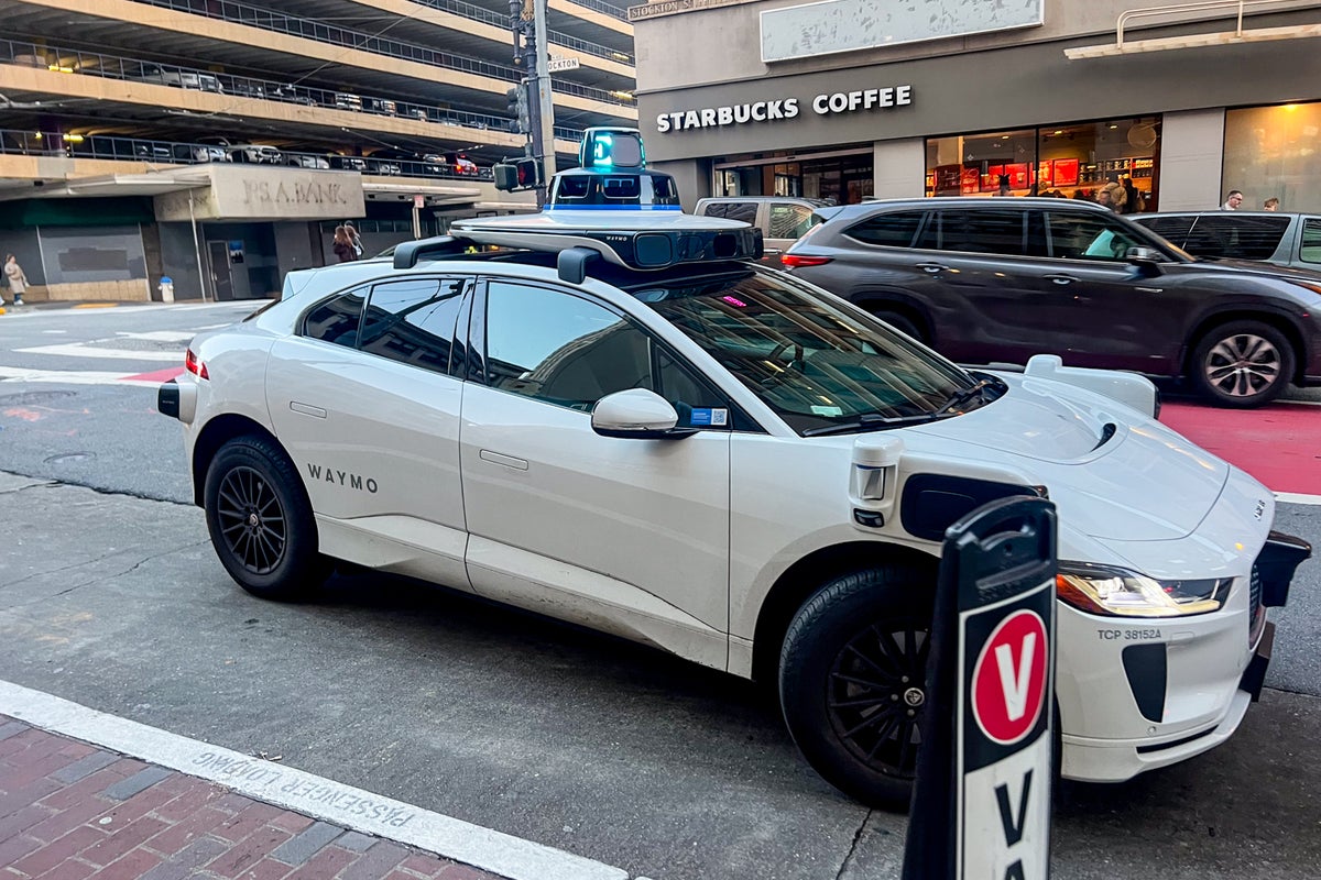 Taking a Waymo self driving car in San Francisco: my driverless taxi ...