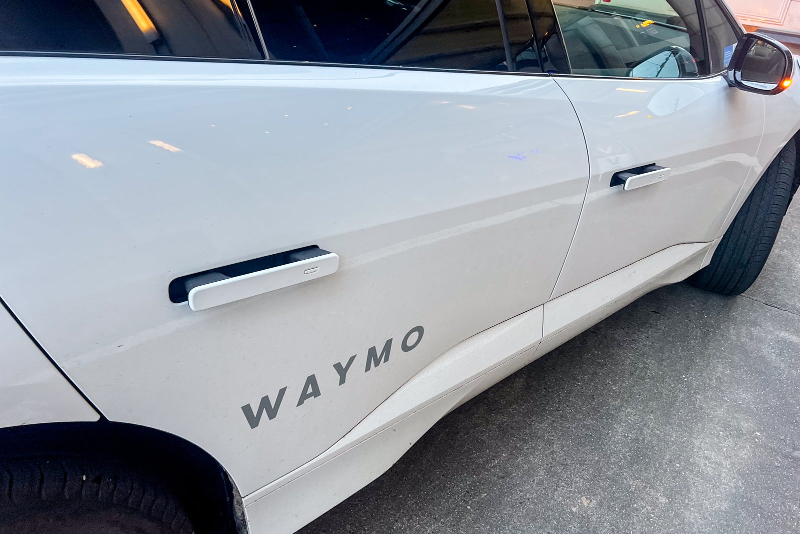 Taking a Waymo self driving car in San Francisco: my driverless taxi ...
