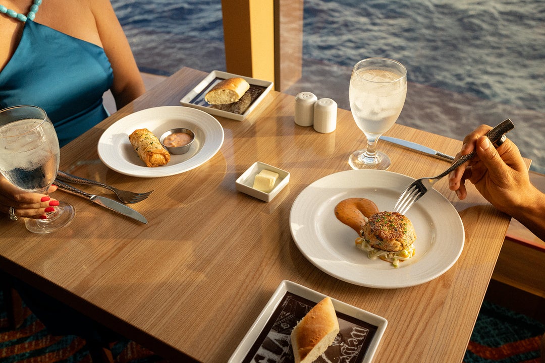 Cruise ship food and dining: The ultimate guide to eating on board ...