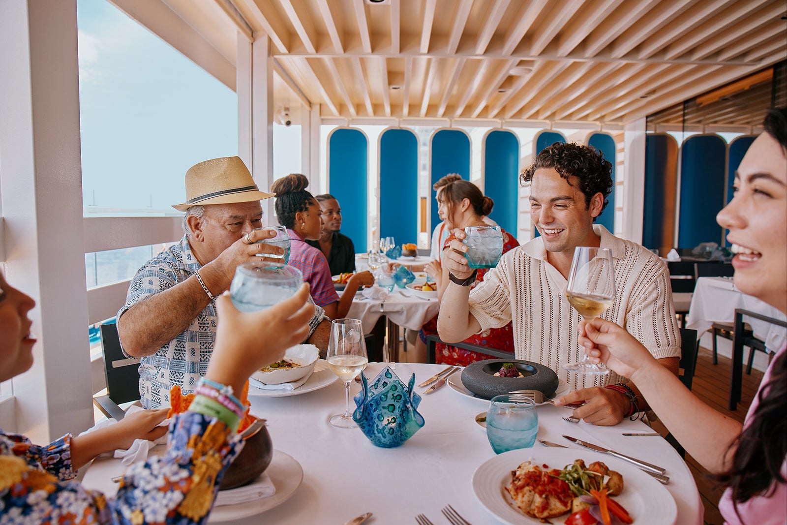 Cruise ship food and dining: The ultimate guide to eating on board ...