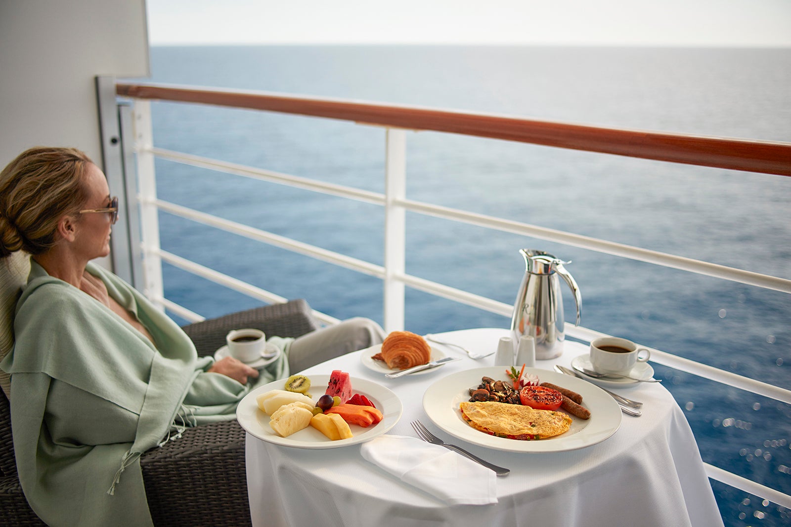 Cruise ship food and dining: The ultimate guide to eating on board ...