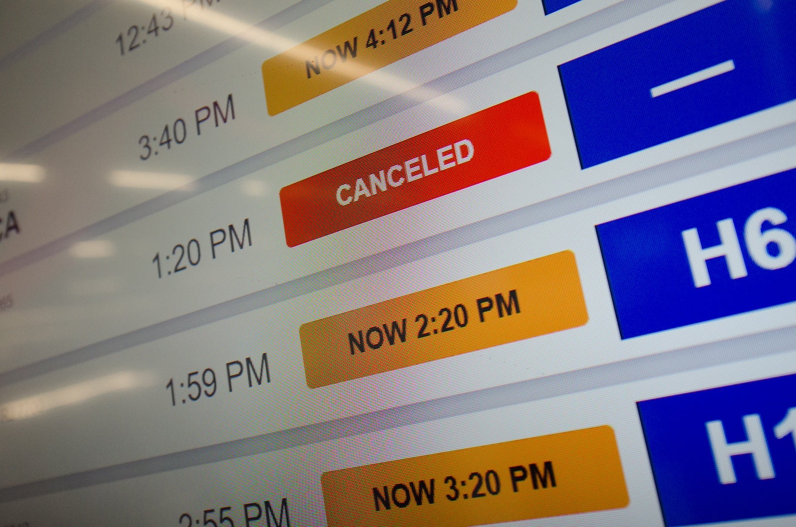 Flight cancellations mount Saturday as winter storm affects East Coast ...