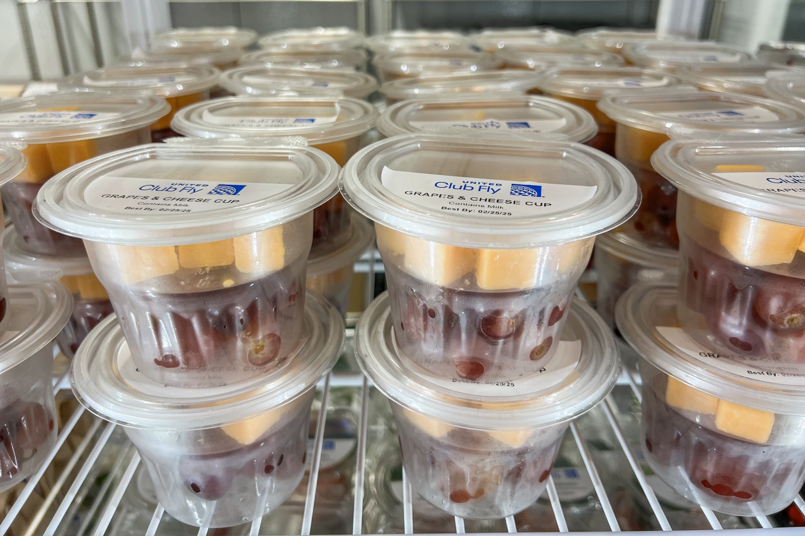 United Airlines opens its second grab-and-go 'lounge' in Houston today ...