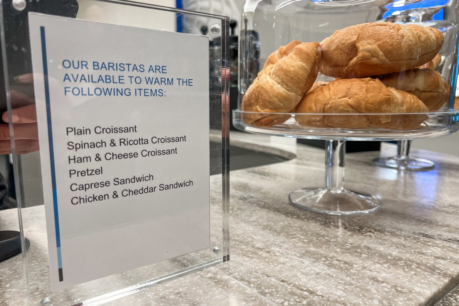 United Airlines opens its second grab-and-go 'lounge' in Houston today ...