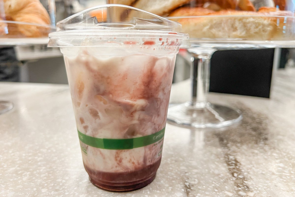 United Airlines opens its second grab-and-go 'lounge' in Houston today ...