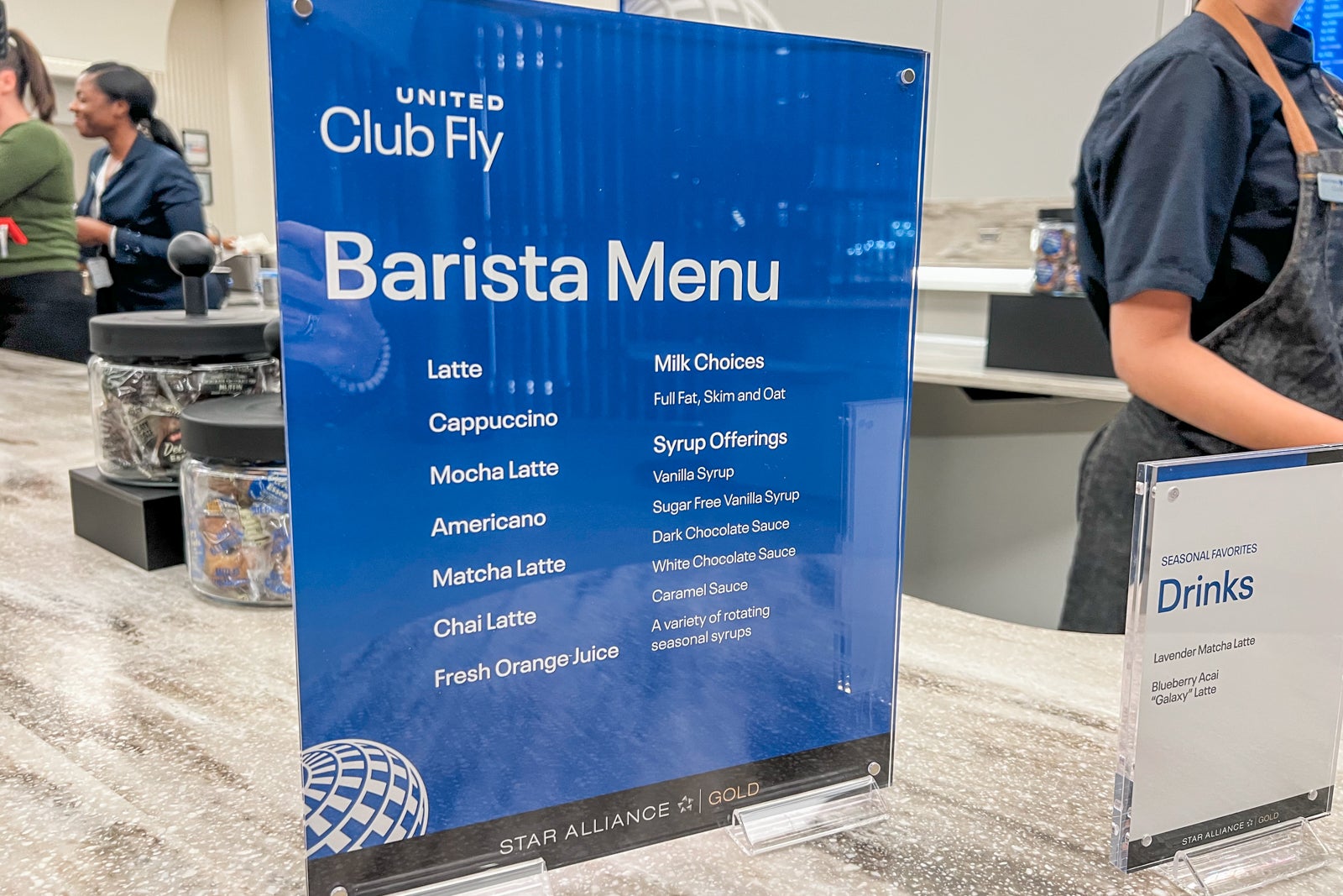 United Airlines opens its second grab-and-go 'lounge' in Houston today ...