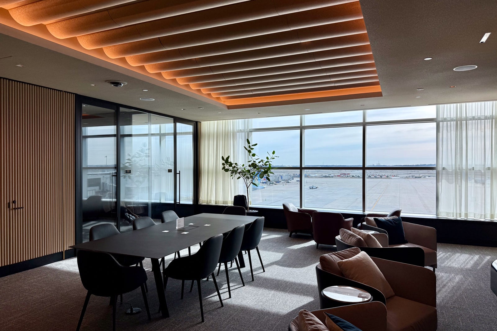 Inside Chase's gorgeous new Sapphire Lounge in Philadelphia - The ...