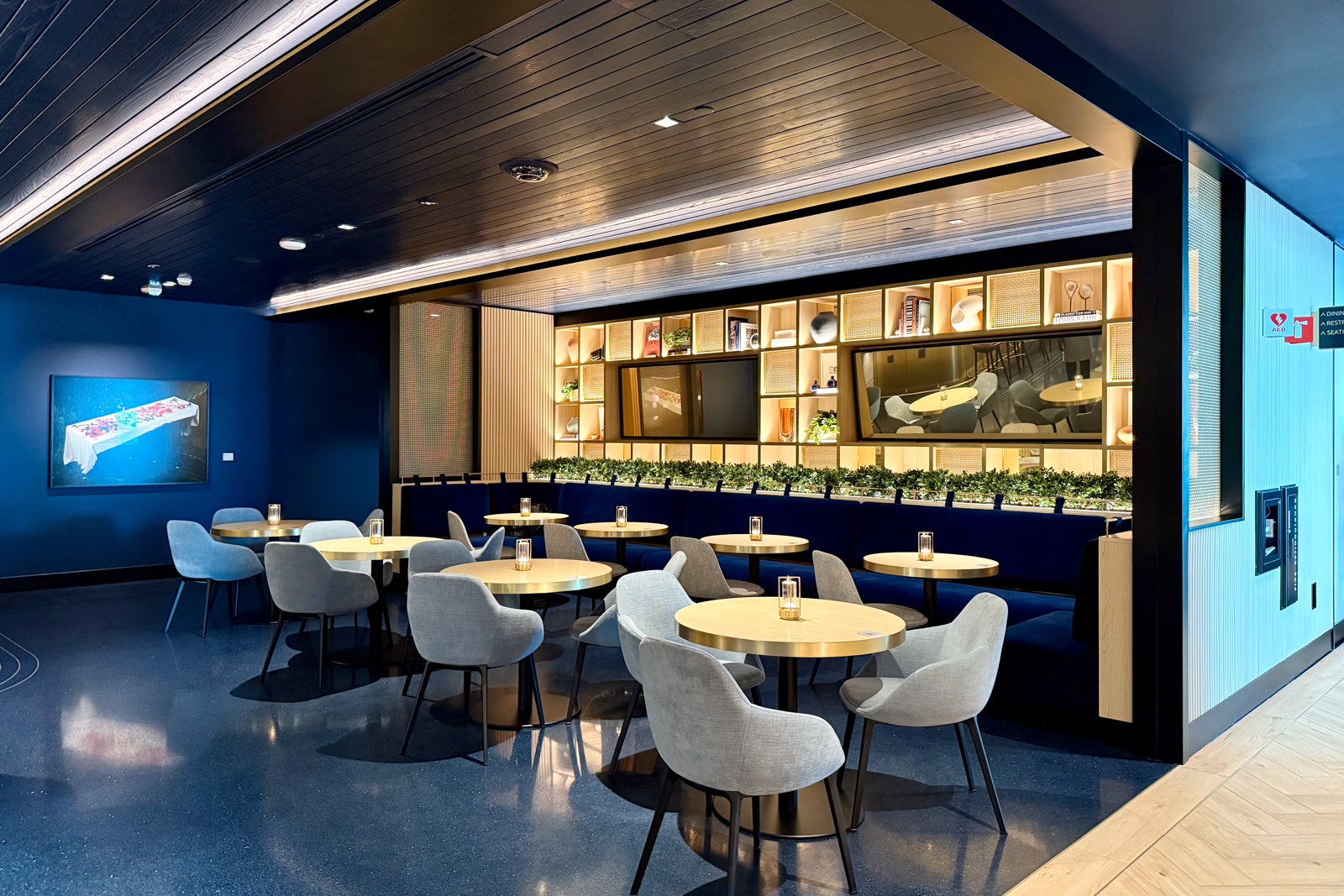 Inside Chase's gorgeous new Sapphire Lounge in Philadelphia - The ...