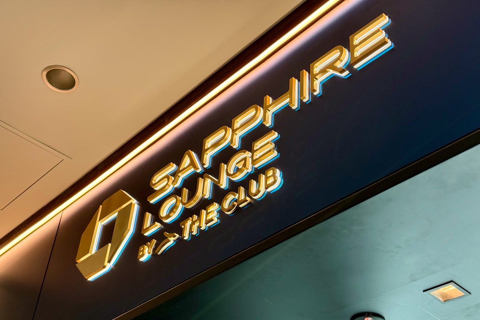 Inside Chase's gorgeous new Sapphire Lounge in Philadelphia - The ...