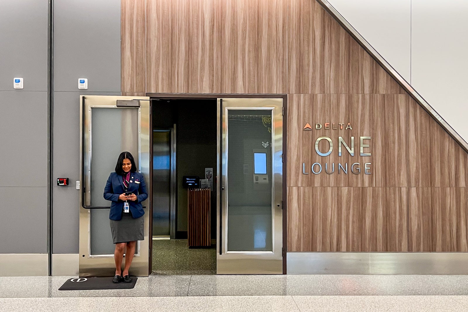 I flew Delta One on the A350-900 to Australia: Here's how I booked it ...