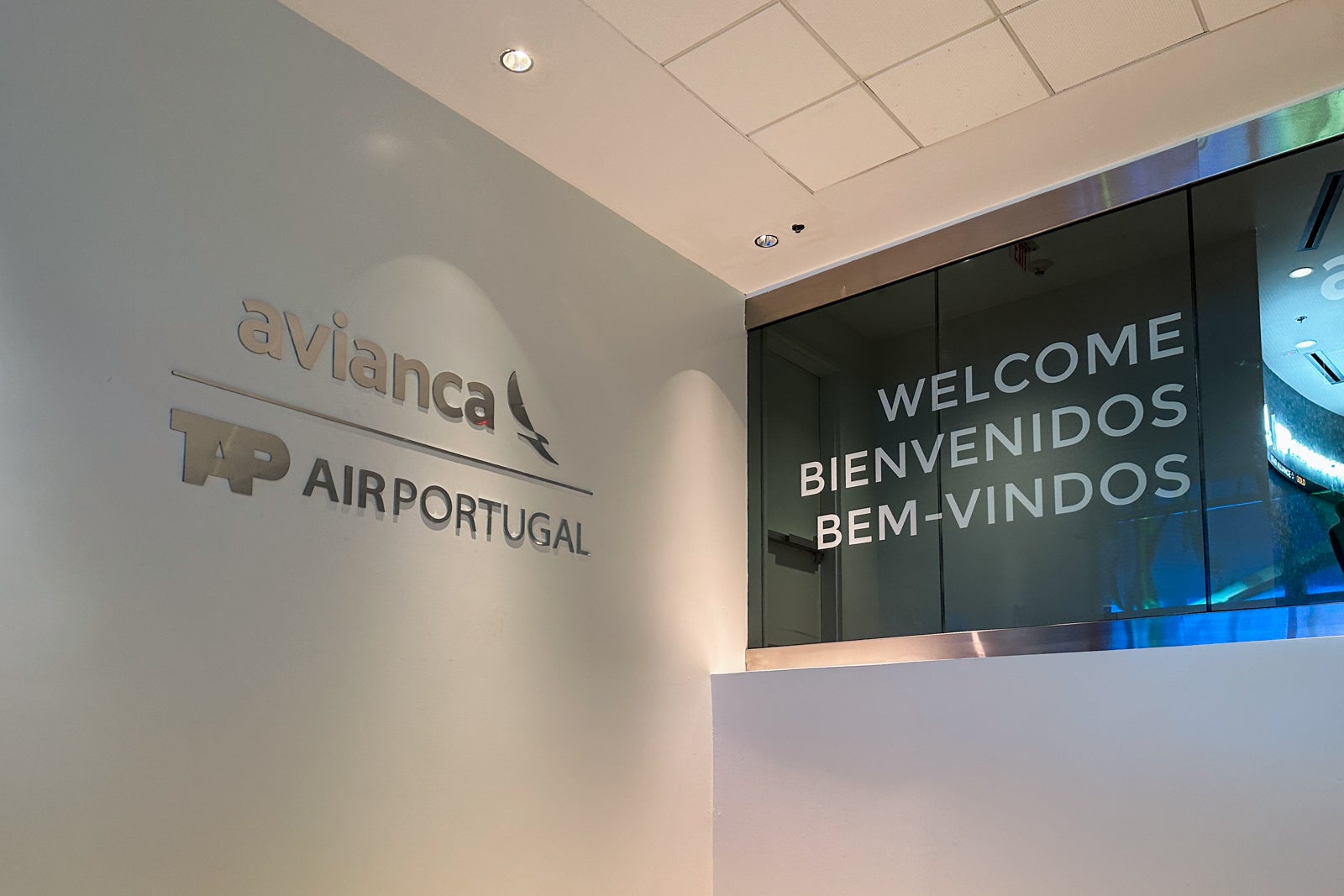 First look at the newly renovated Avianca-TAP Air Portugal lounge at ...