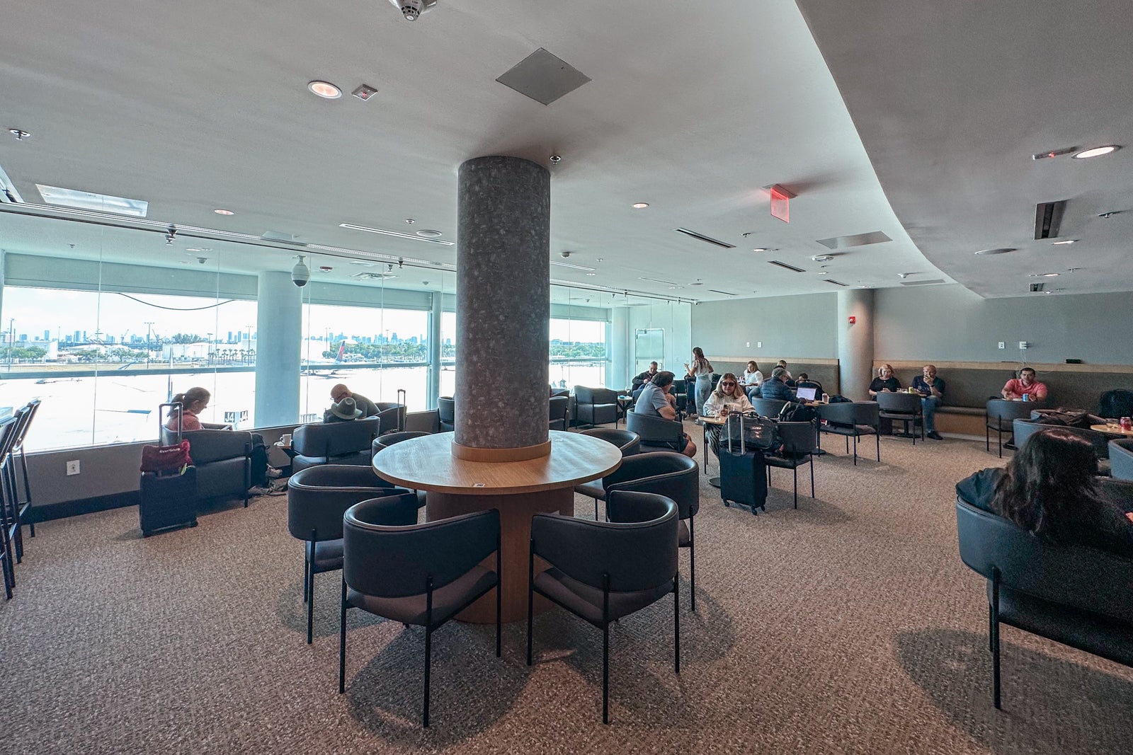 First look at the newly renovated Avianca-TAP Air Portugal lounge at ...