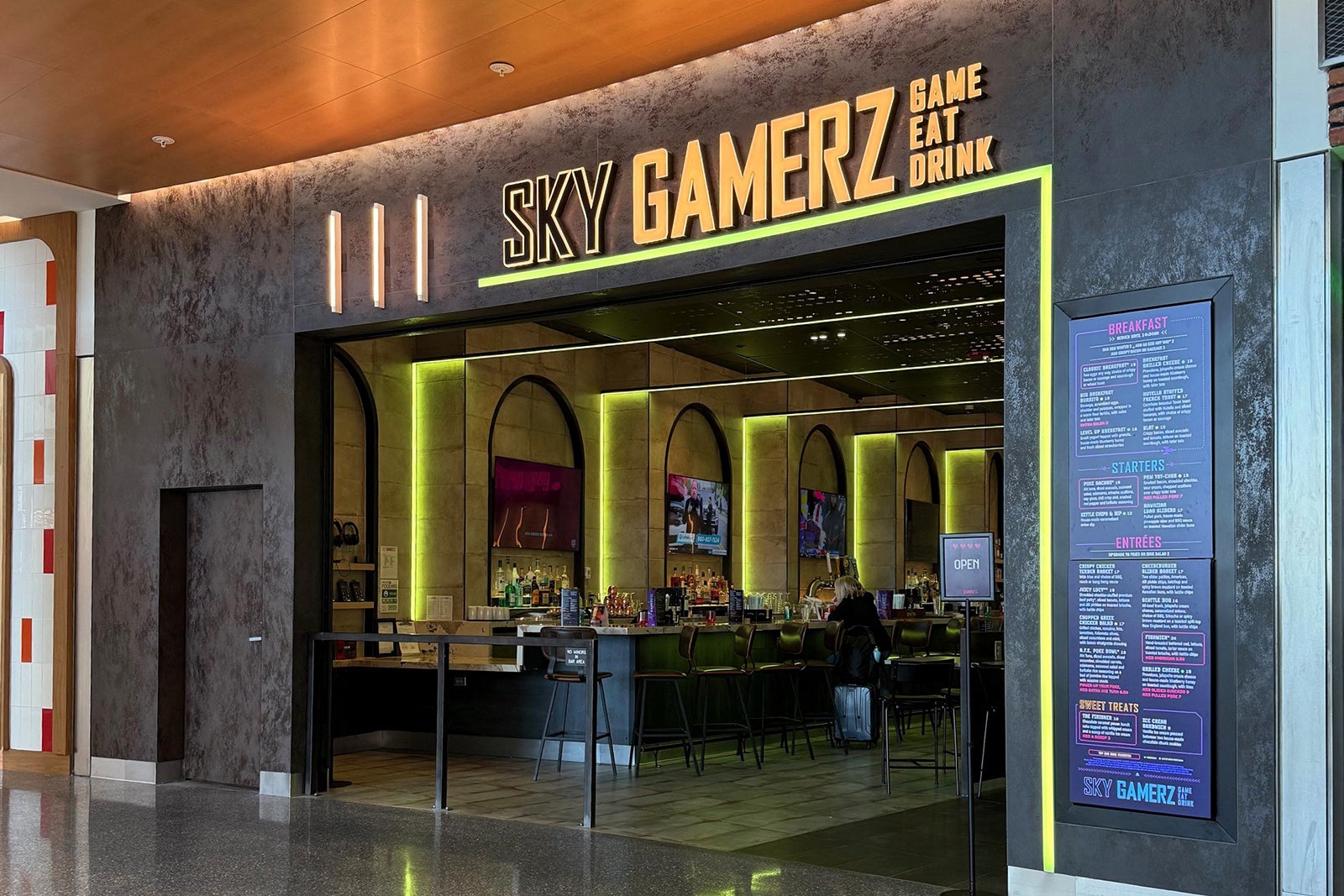 Retro gaming lounge at Seattle airport lets you play for free - The ...