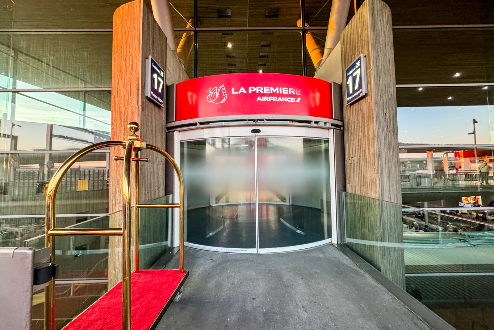 Exclusive video: First look at Air France's new La Premiere first class ...