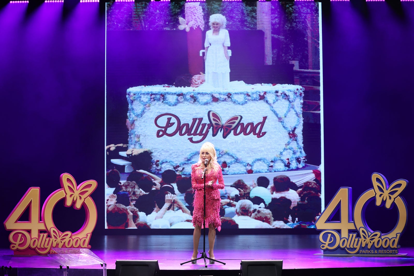 40 seasons of fun: A look back at Dollywood's history - The Points Guy
