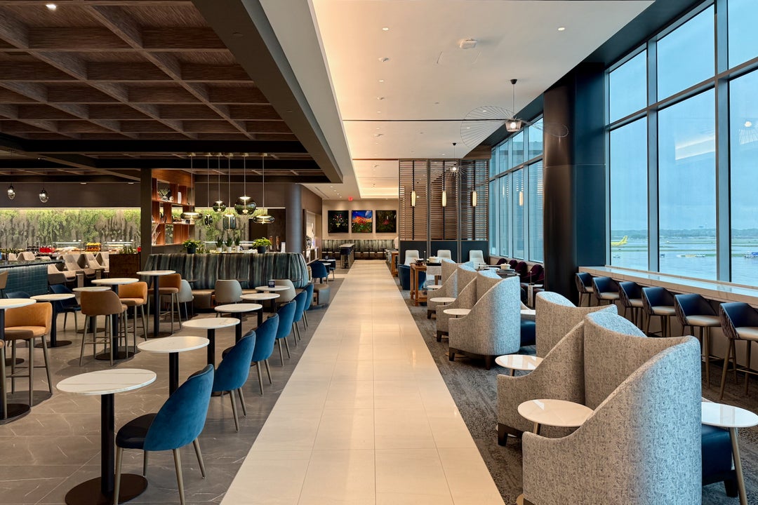 Inside Delta's brand-new Sky Club in Atlanta, its nicest one yet - The Points Guy