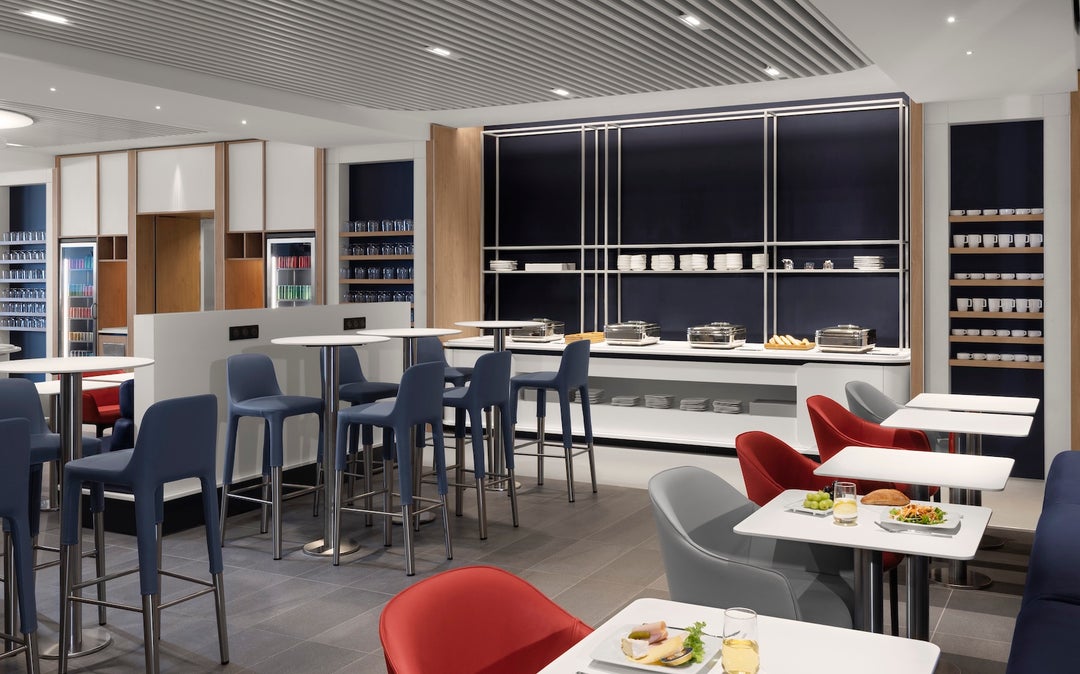 Air France unveils expanded Paris business-class lounge - The Points Guy