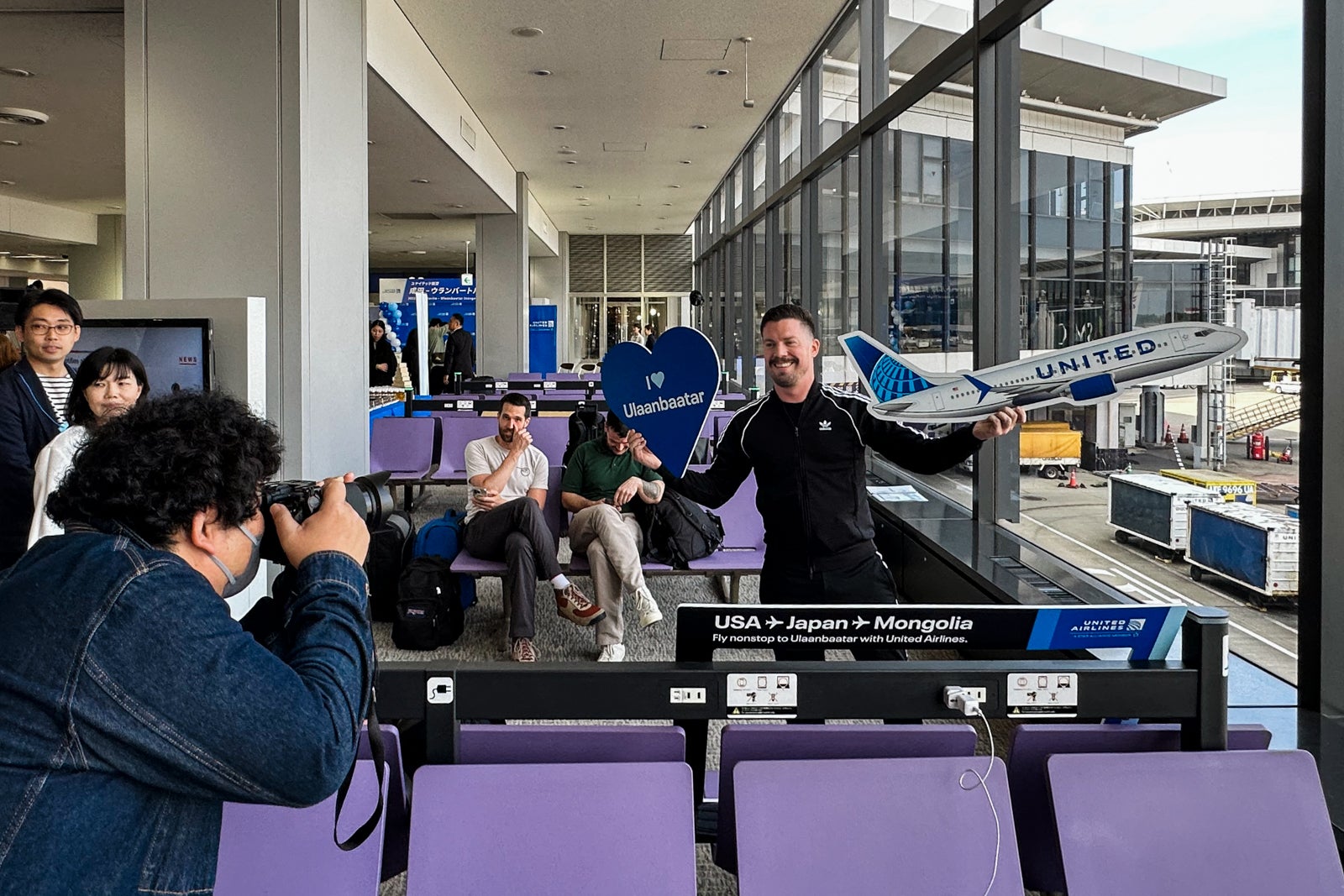 United Airlines just became the first-ever US carrier to fly to ...