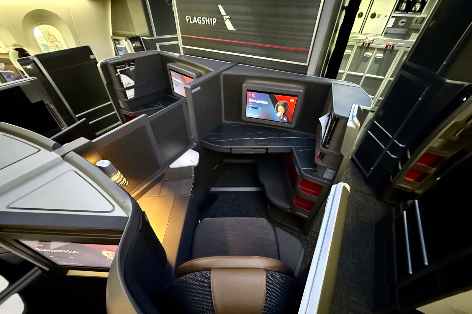 A look at American's all-new Boeing 787 Dreamliner with Flagship Suite ...