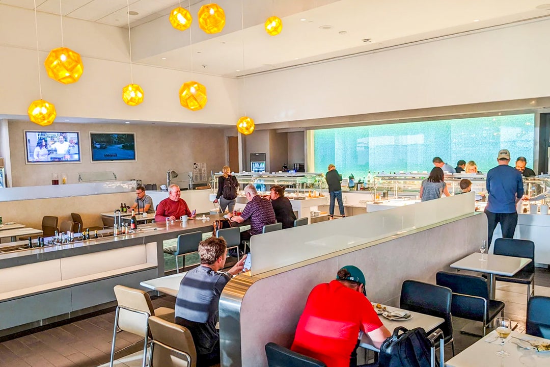The best lounges at DFW Airport: Admirals Clubs, Centurion and more ...