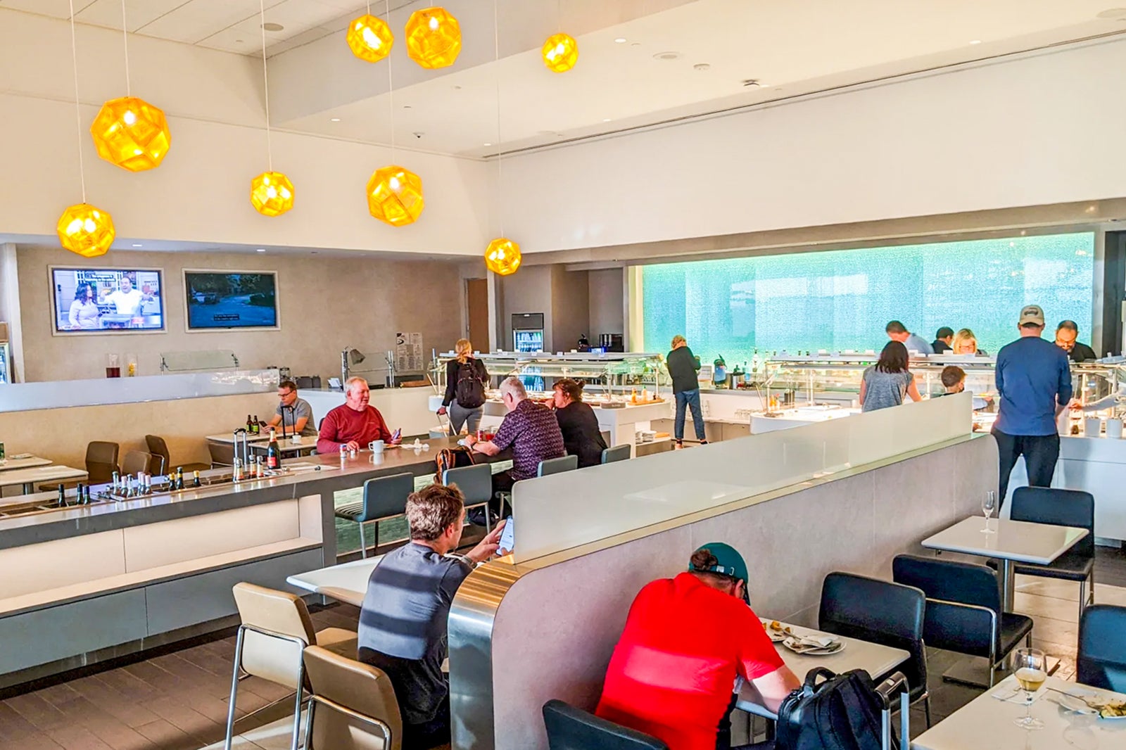 The best lounges at DFW Airport: Admirals Clubs, Centurion and more ...