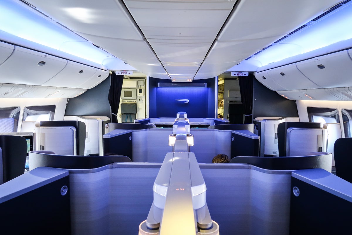 Review: British Airways First Class on the 777 LHR-AUH - The Points Guy